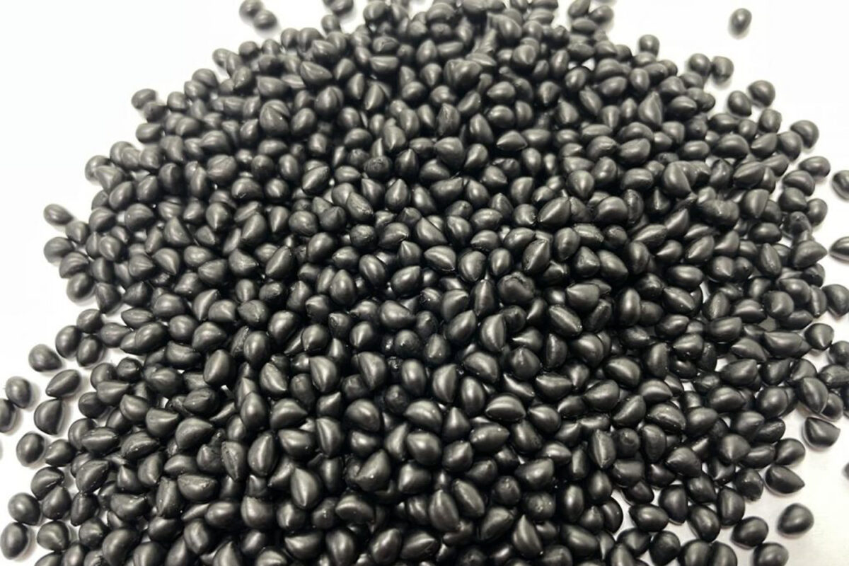Exploring Black Masterbatches Benefits Manufacturing Process